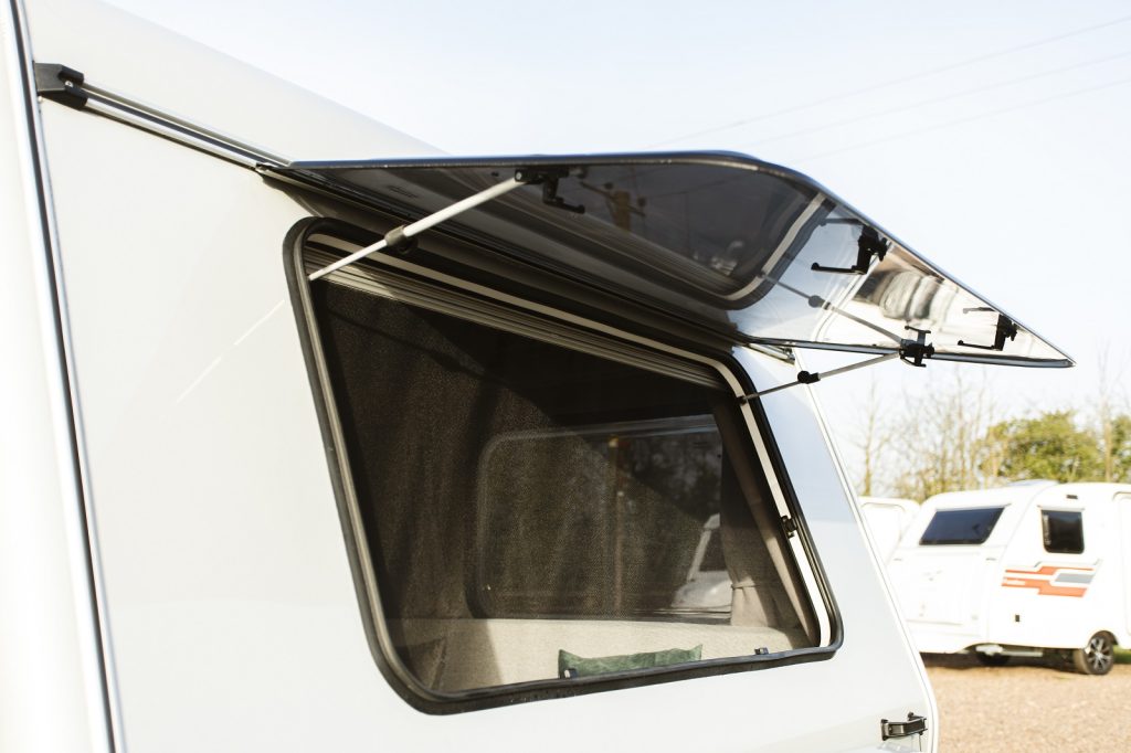 Small Caravan With Shower | Freedom Jetstream Twin Sport
